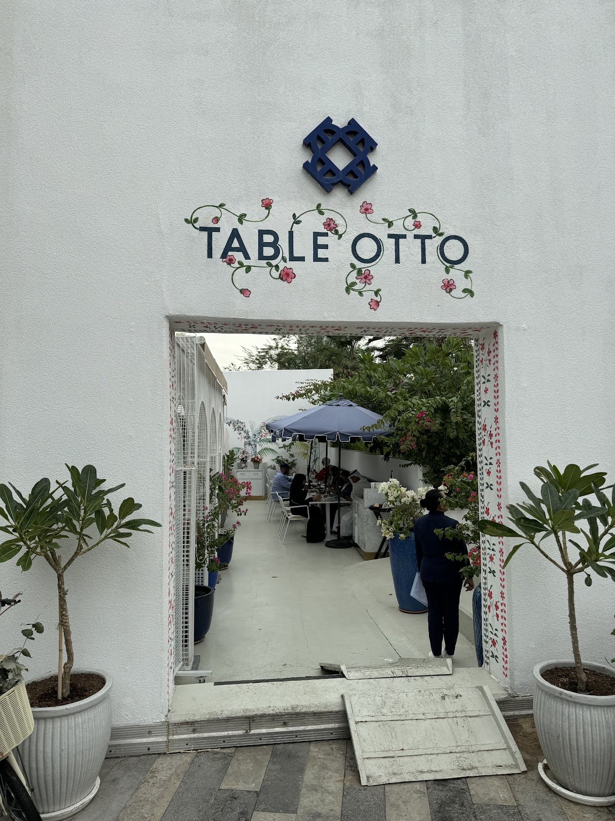 Table Otto in Zahra | Best of Kuwait